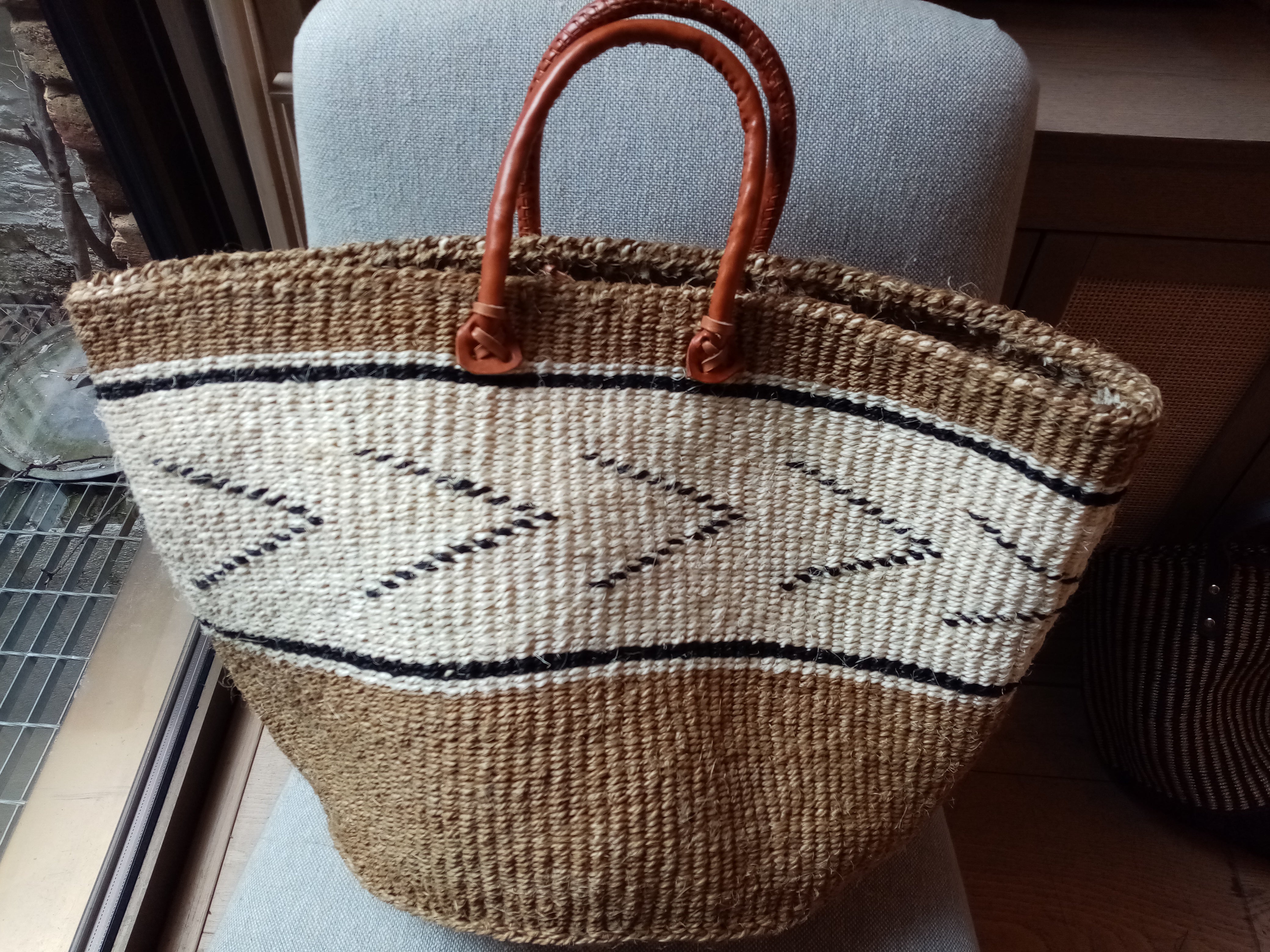 Kenyan Sisal Bag With Leather Handles - Medium – ND On The Green